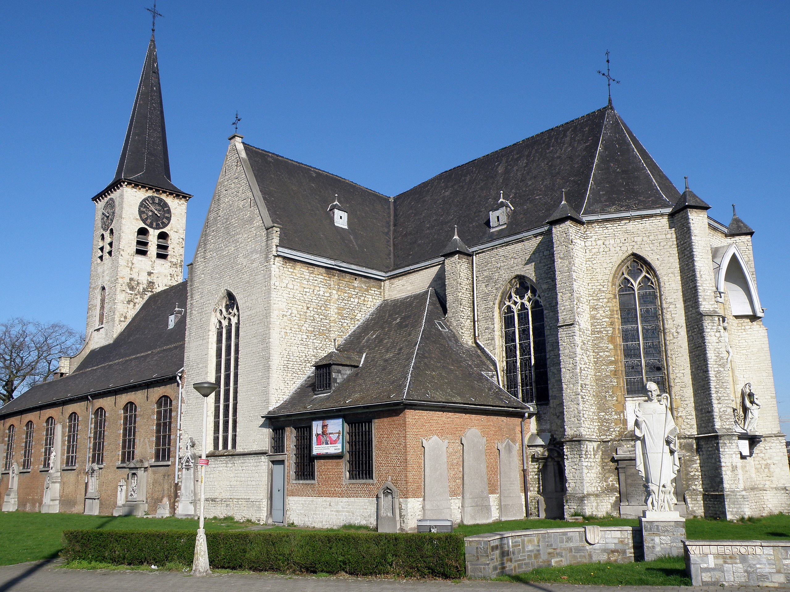 Sint-Willibrorduskerk - BERCHEM iS DE MOEiTE Sint-Willibrorduskerk - BERCHEM iS DE MOEiTE